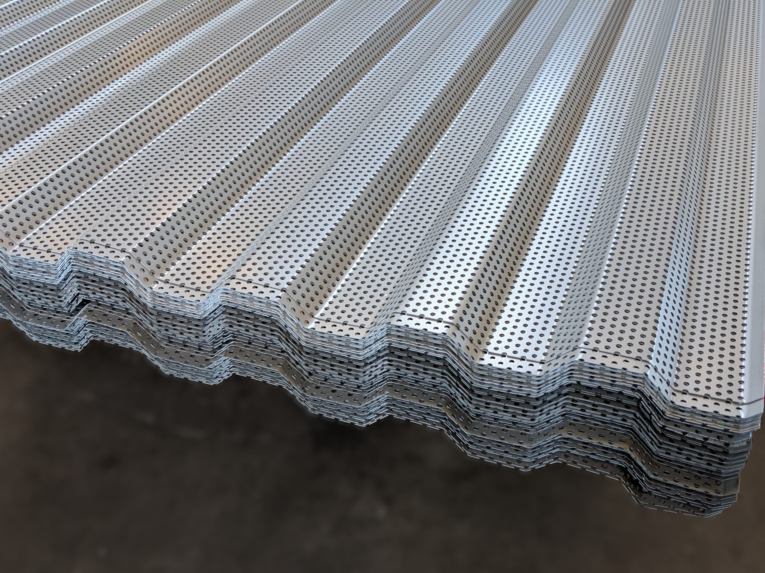 TP20 Trapezplade perforeret lysegrå (lyddæmpende loft & væg beklædning ...