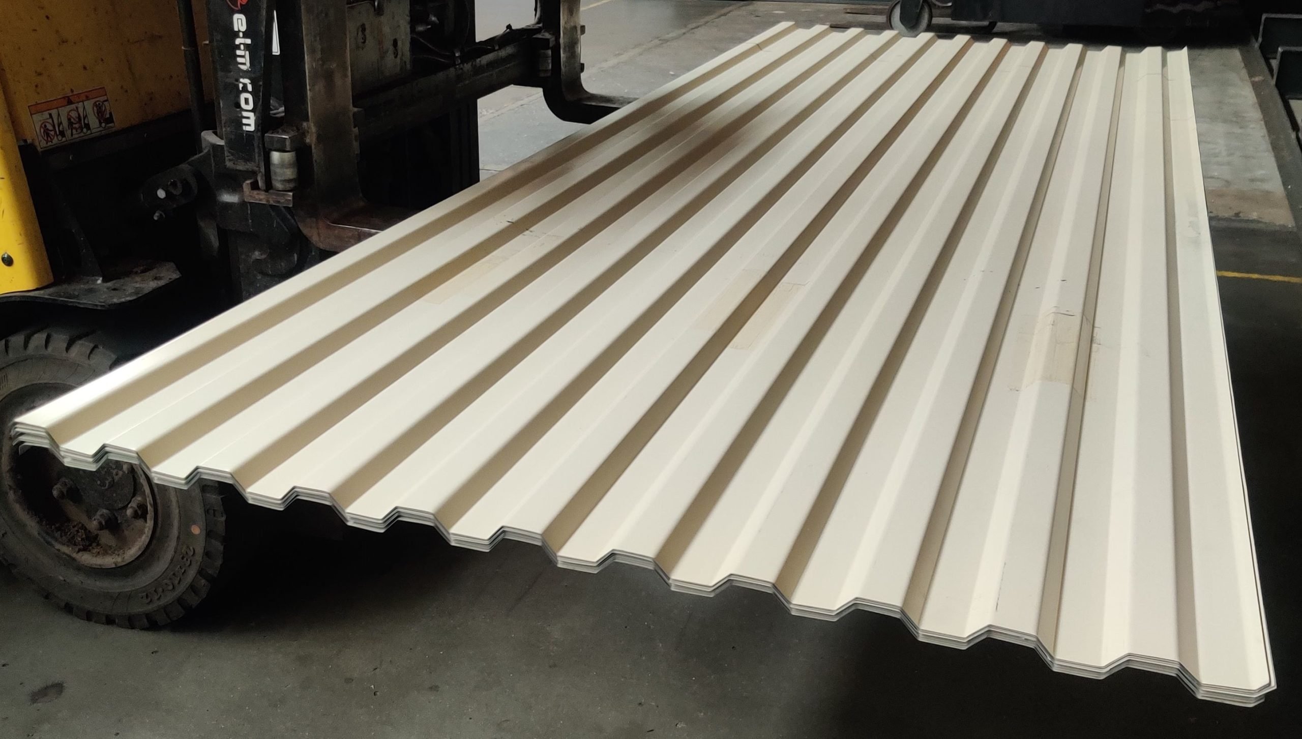 TP20 trapezplade Vanilje 1015, 0,5mm, B 1,00 x L 3,00 meter / pris 74 ...